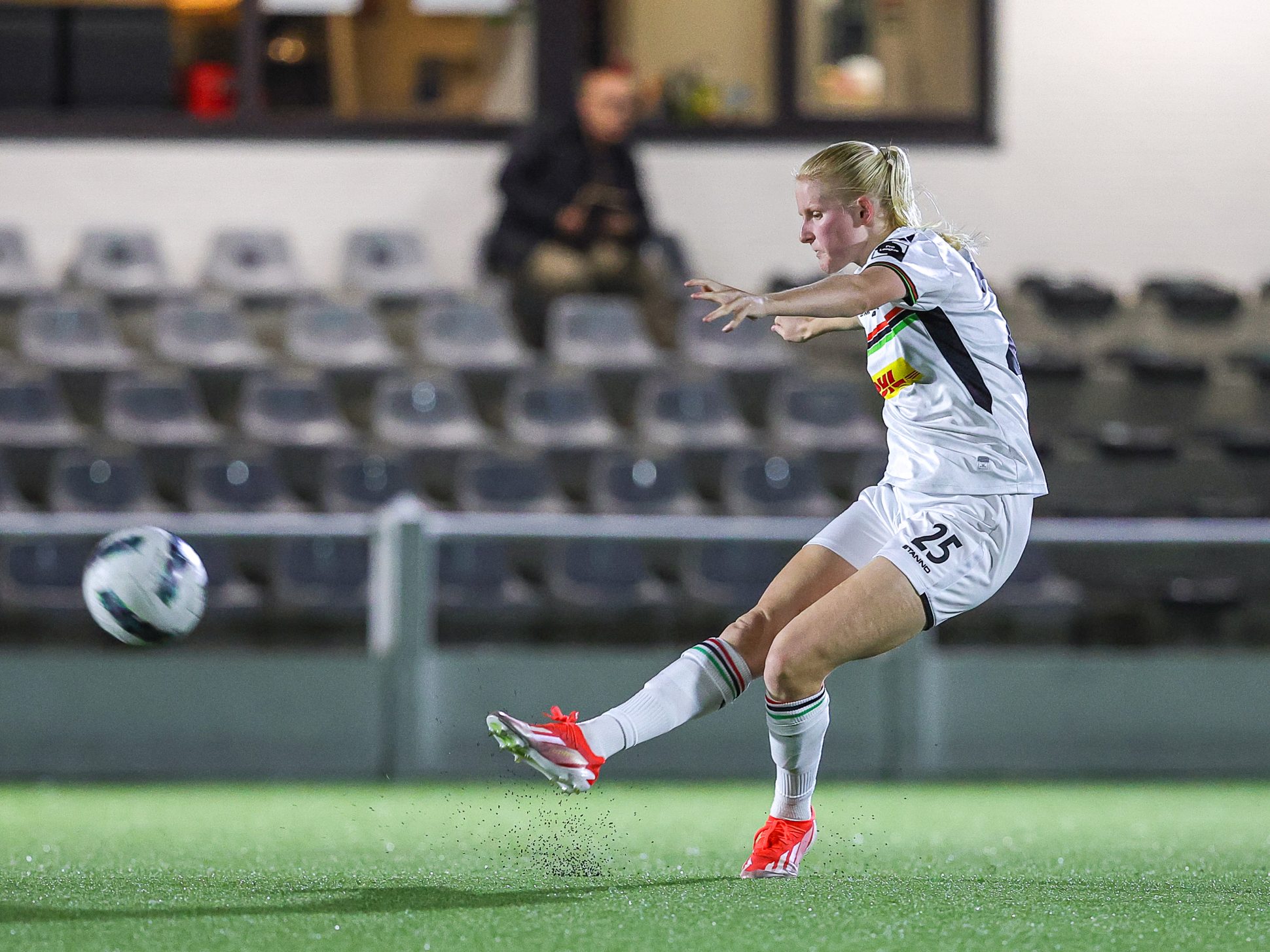 Linde Veefkind blijft langer bij OH Leuven Women: "Mijn tweede thuis ...