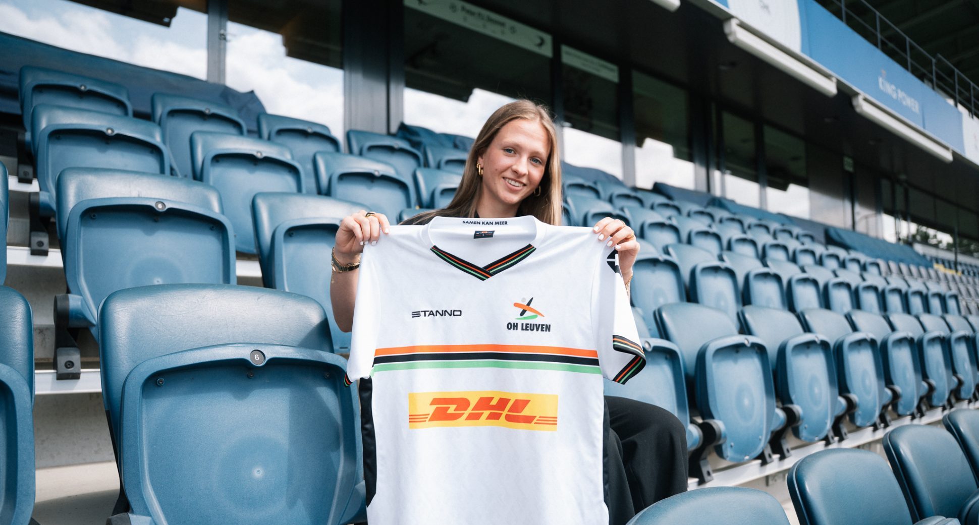 Flo Hermans tekent eerste contract tot 2027 - OHL - Oud-Heverlee Leuven